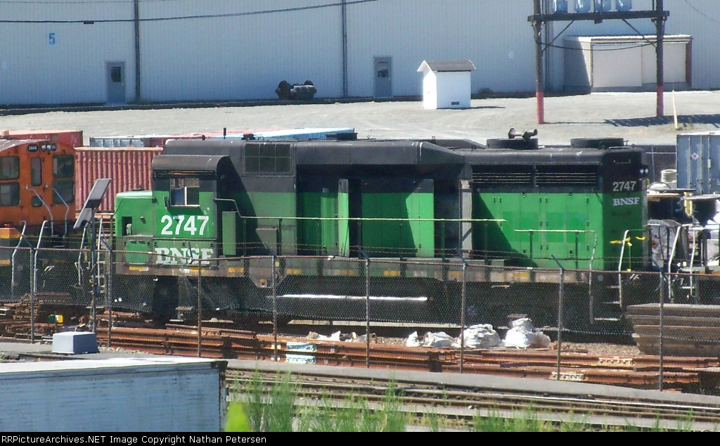 BNSF 2747